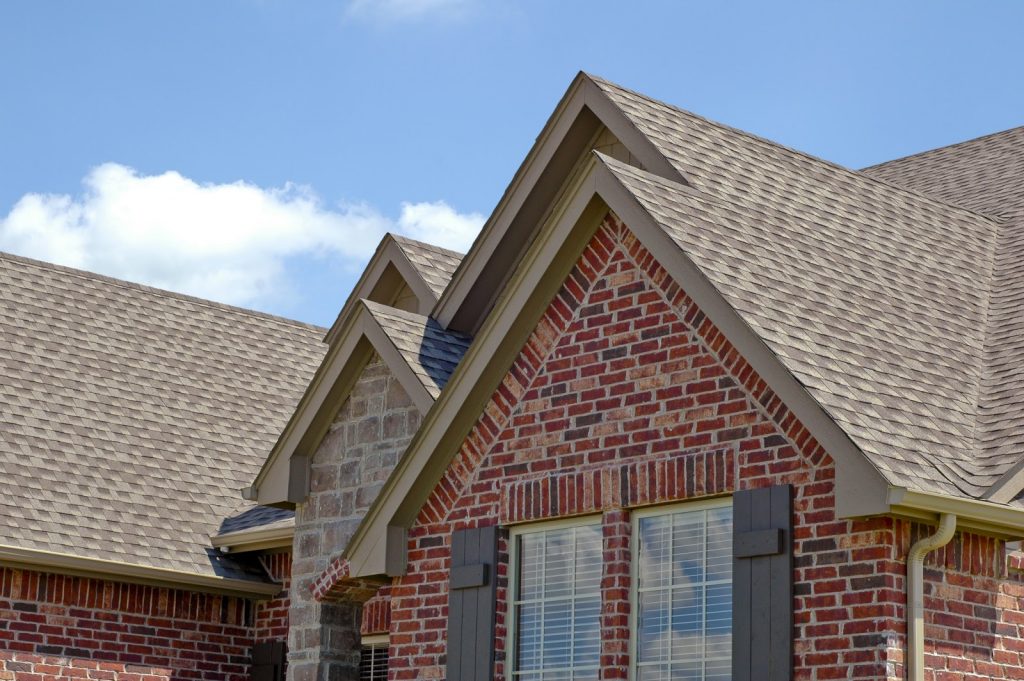 How To Choose Colors For Your Shingled Roof - Love Home 520